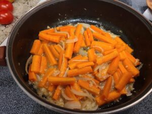 Fassolia (Ethiopian Green Beans and Carrots) – Ethiopia – Cooking With ...