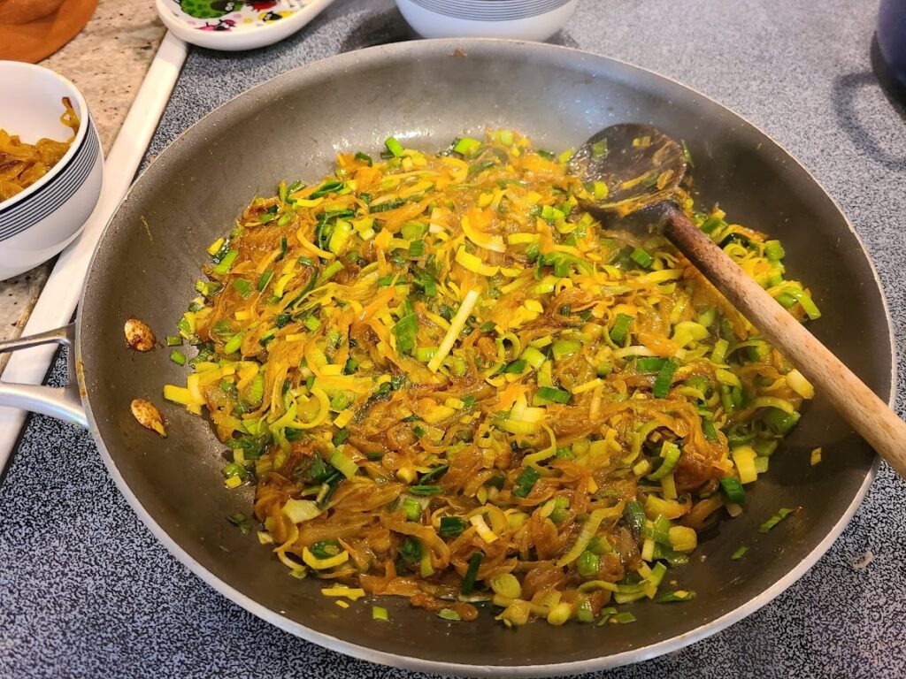 Ash Reshteh – Persian Herb, Bean & Noodle Soup (Iran) – Cooking With Alisa